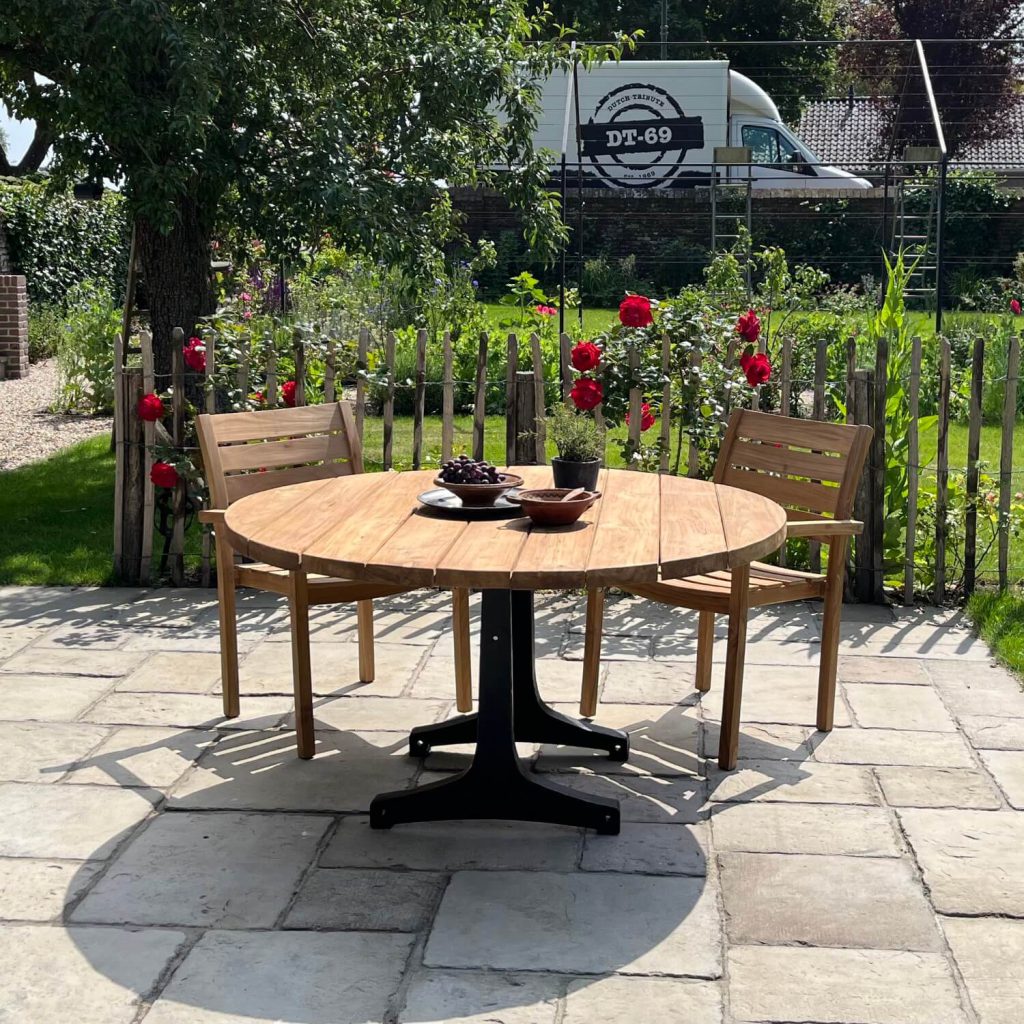 Gartentisch Holz handgefertigt und von hoher Qualität